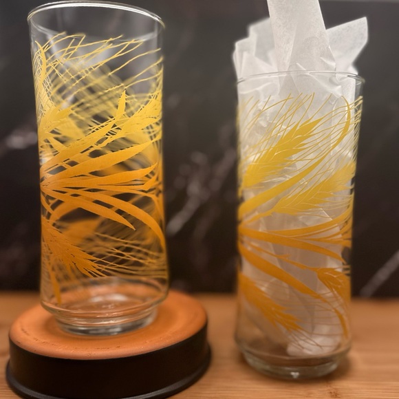 unmarked | Dining | Vintage Yellow Wheat Pattern Glass Tumblers Set Of ...